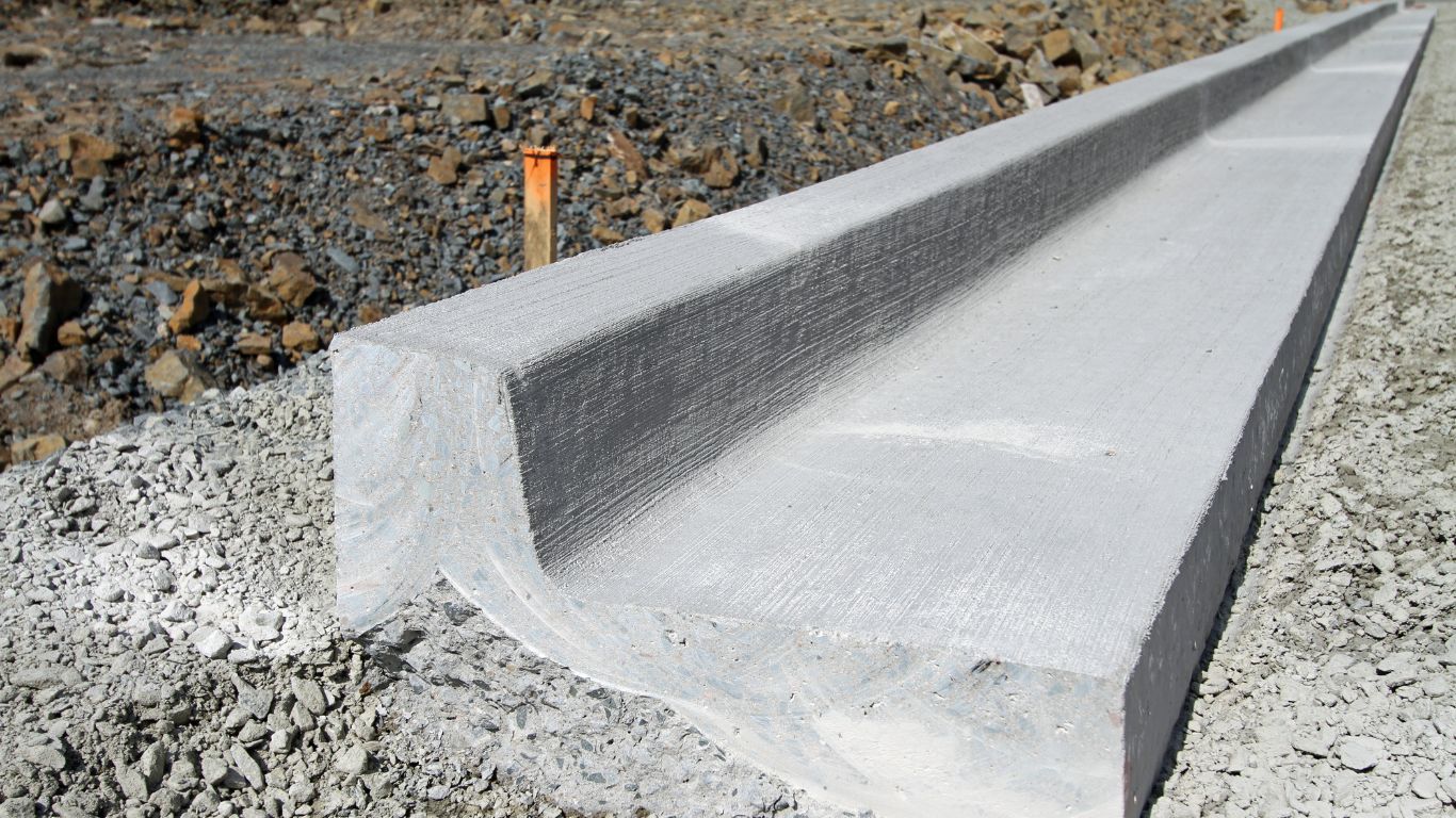 The Ultimate Guide To Curb And Gutter Construction In Commercial ... The Ultimate Guide To Curb And Gutter Construction In Commercial ...